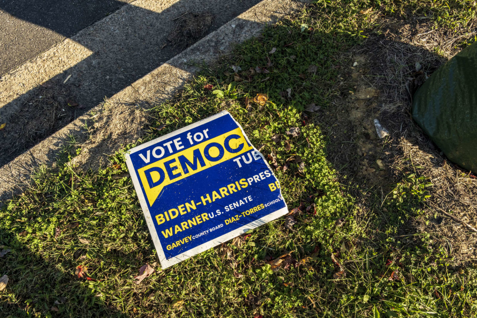 Widespread Political Sign Vandalism Is Continuing in Arlington | ARLnow.com
