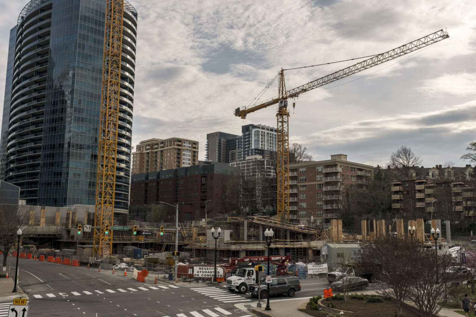 Rosslyn’s newest residential tower nears completion while adjacent ...