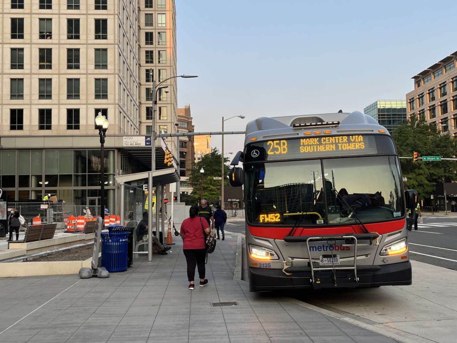 JUST IN: Power problem closes Ballston Metro station, prompts shuttle ...