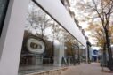 JUST IN: Police investigating armed robbery at Clarendon Apple Store ...