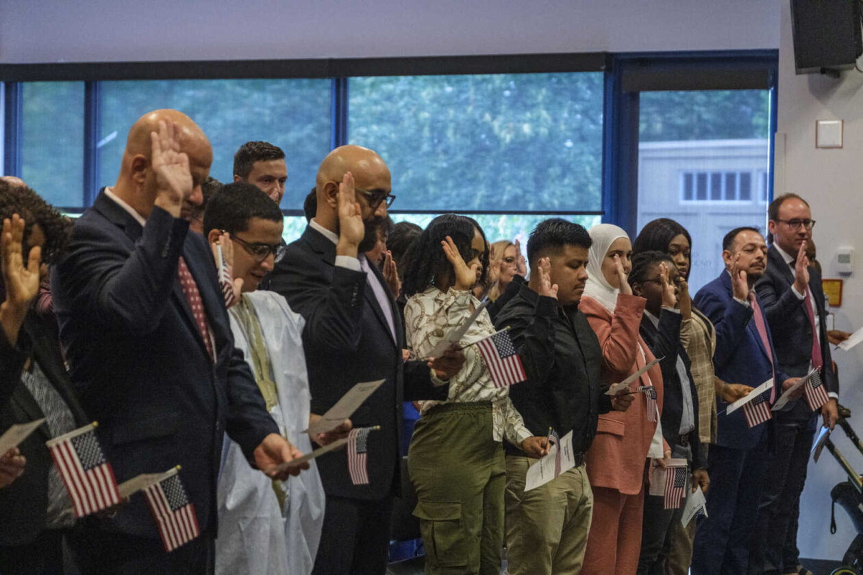 Fifty Arlingtonians become U.S. citizens in first in-person ...