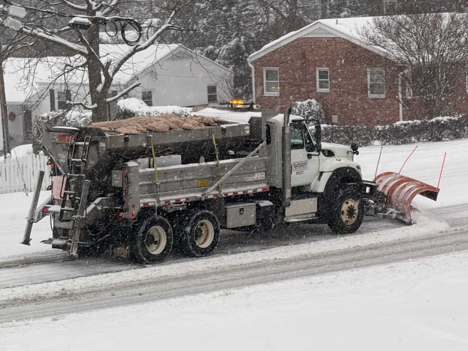 Plowing ongoing as snow falls and Arlington County offices go virtual ...