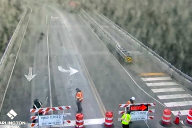 JUST IN: Glebe Road blocked near Chain Bridge due to emergency water ...