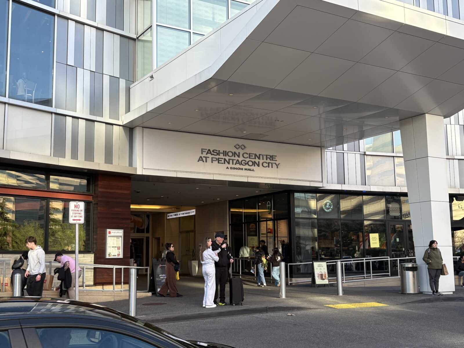 ACPD investigating after man found dead at Pentagon City mall | ARLnow.com
