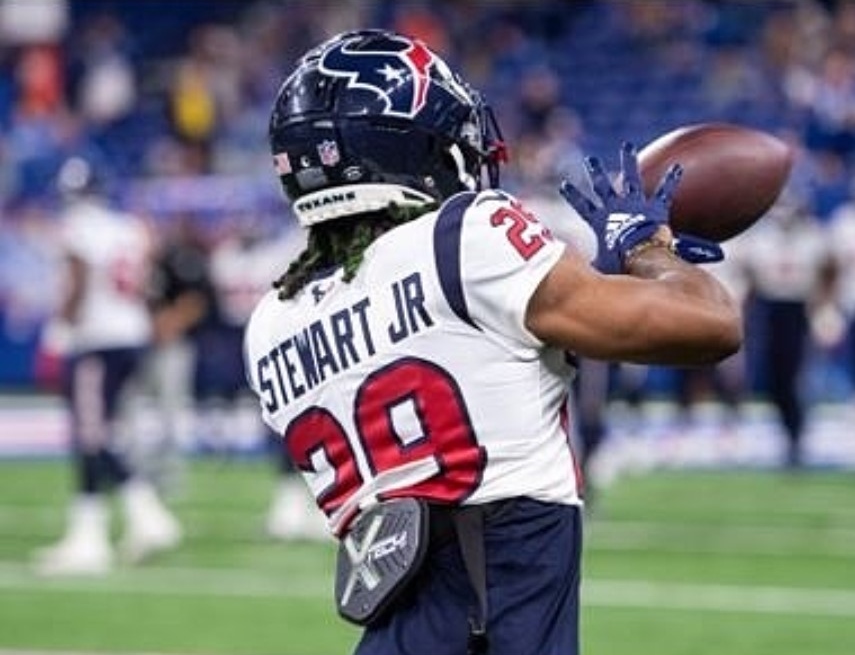 Former Yorktown standout gets ready for his eighth NFL season | ARLnow.com