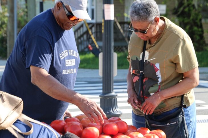 New Green Valley farmers market draws a crowd with fresh produce and ...
