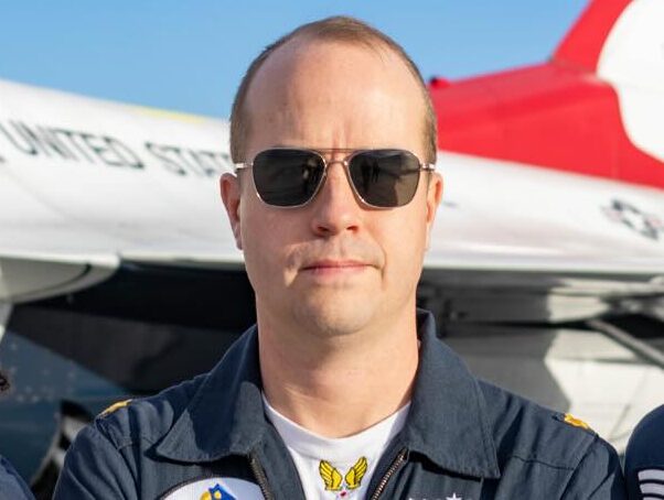 Upcoming airshow is a homecoming for Arlington Thunderbirds pilot ...