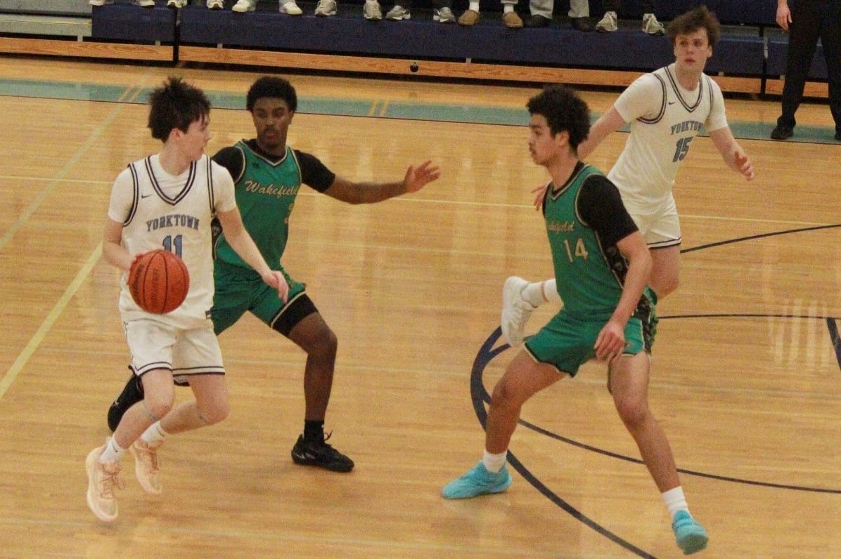 Yorktown boys fall in key basketball showdown as playoffs approach ...