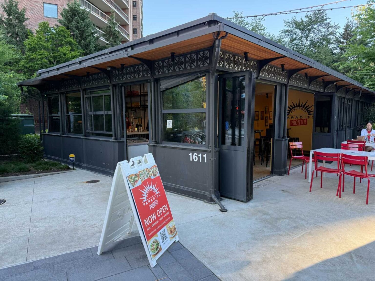 Pizza Paradiso Pronto opens at Water Park with fast-casual pies ...